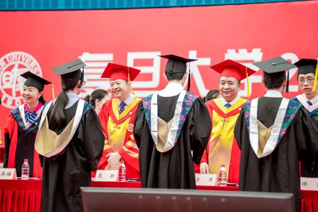 Congrats on graduation! From Fudan to infinity and beyond...